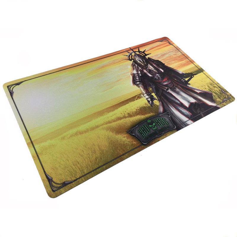 Custom Print Rubber Play Mat With Textured Fabric Surface For Card Game